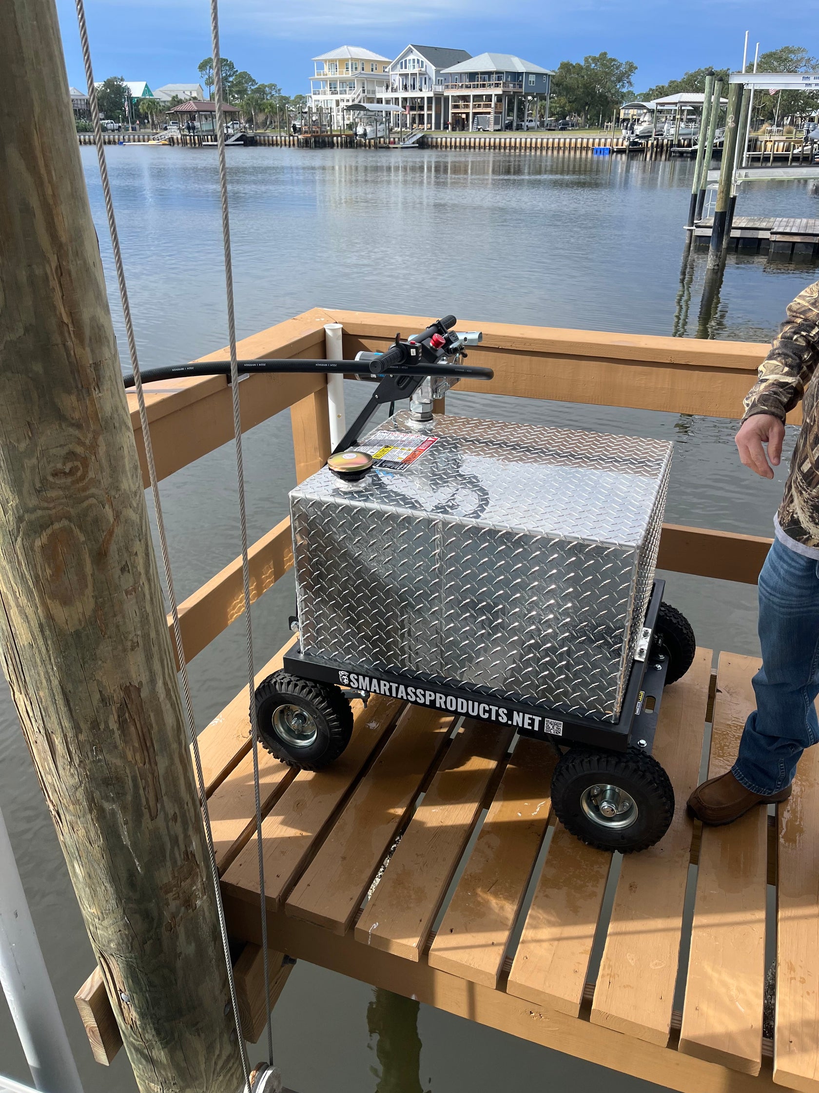 Smart Ass Products - World's Only Motorized Gas Caddy
